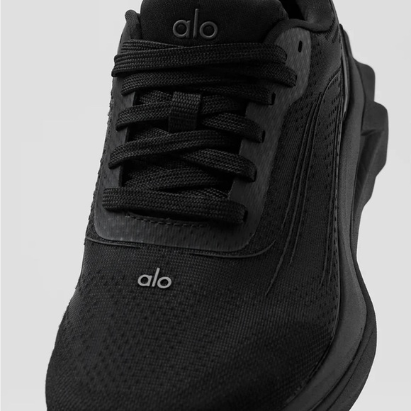 ALO Yoga | Shoes | Alo Runner Shoes Tennis Sneakers Black Womens Size 9 ...